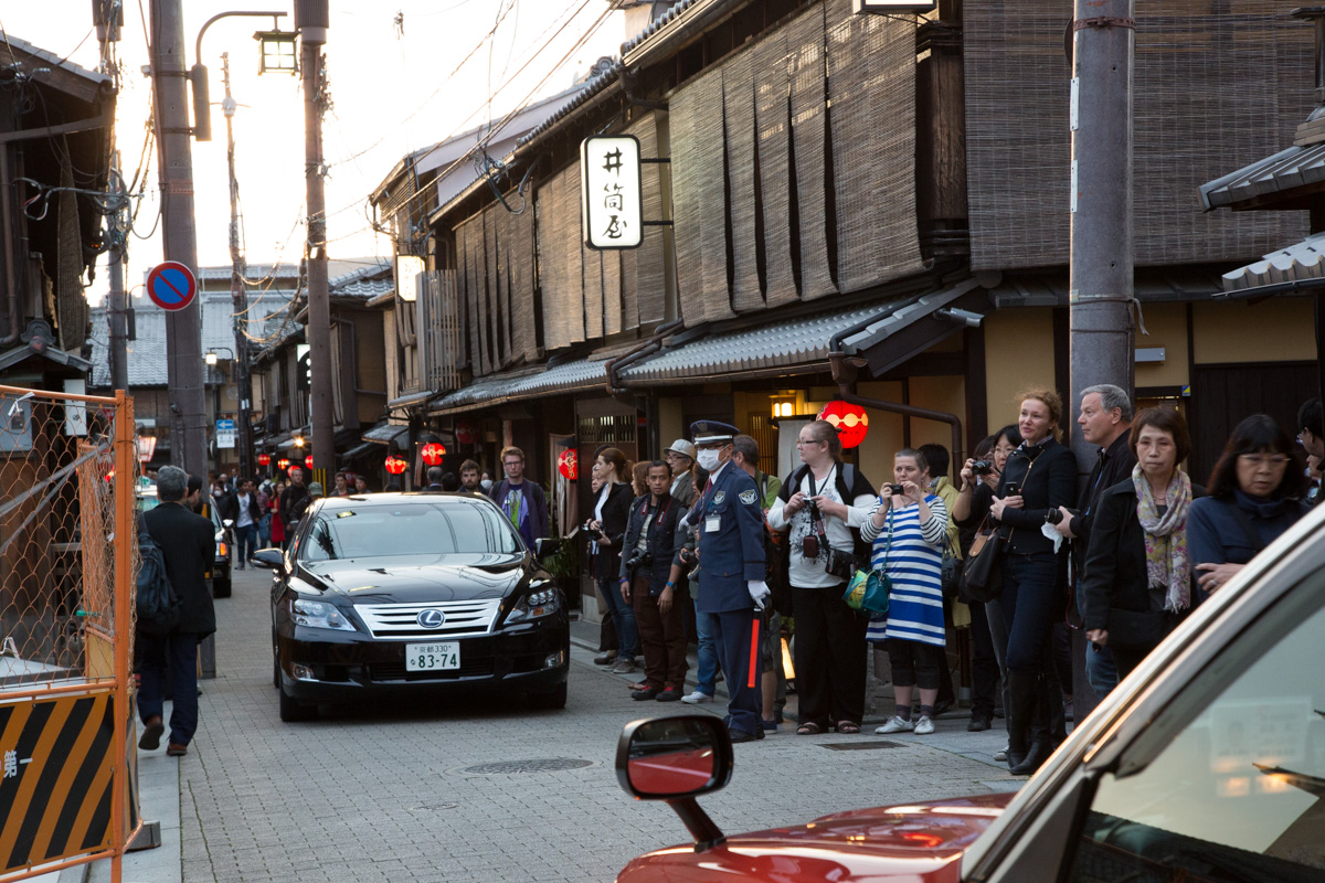 Photography Ban in Kyoto - Gotthewanderingeye | Protecting Geisha